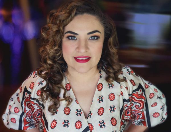 Laura Colorado regresa a la escena musical con el tema «A tus pies»